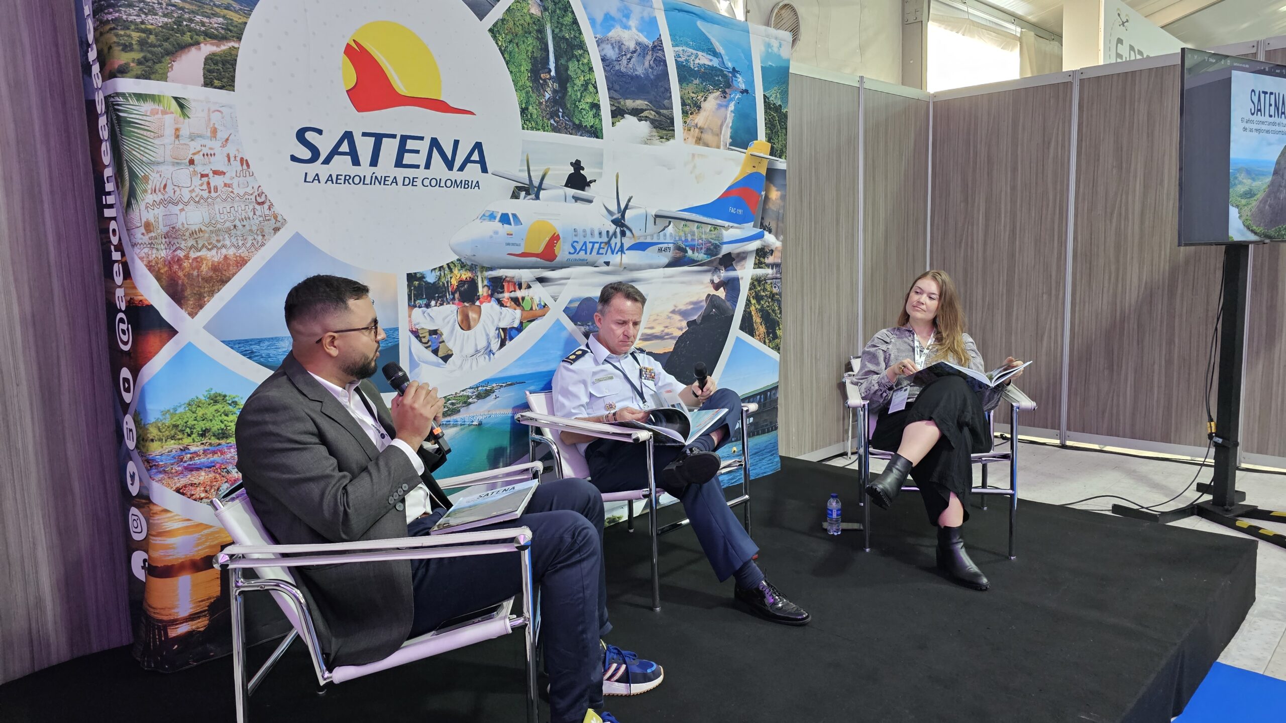 Satena lanza libro conmemorativo por 61 años - Report News - Colombia